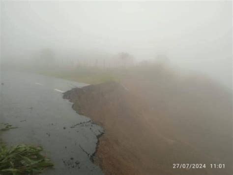 အမ်း ပဒါန်းလမ်းပိုင်း ပြိုကျလို့ သွားလာရေးခက်ခဲနေ