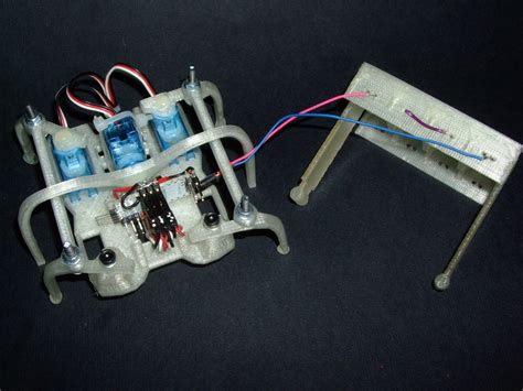 Hexapoduino Tiny Hexapod 3d Printed Arduino Controlled 8 Steps With Pictures Instructables