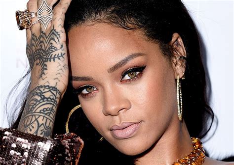Rihanna Anuncia Nuevo Disco Y Libera Su Portada