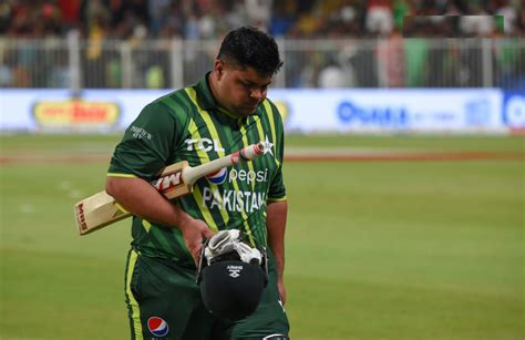 Watch Babar Azam Calls Azam Khan ‘genda As He Fat Shames Pakistan Keeper