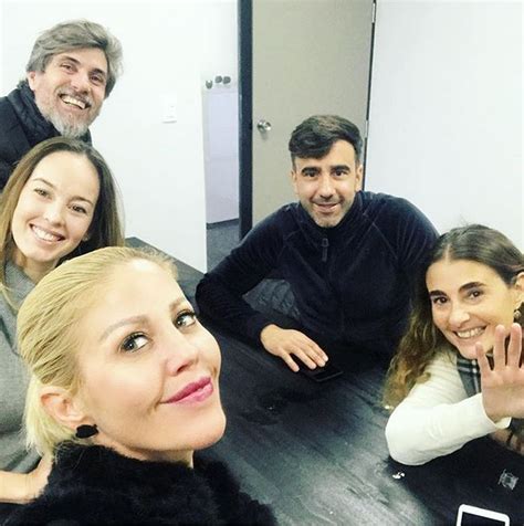 Tras Su Renuncia A Pampita Online Barbie Simons Firmó Contrato Con Un Programa De El Nueve