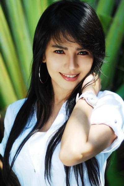 Desy Florita Bugil Indonesian Artist