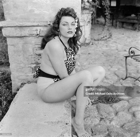Actress Dolores Reed Poses During A Portrait Session In Los News