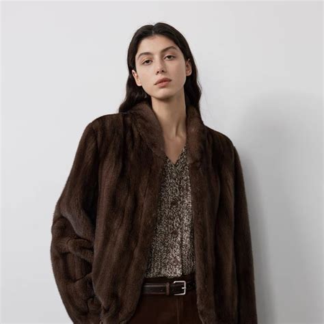 로로피아나 코펜하겐 벨벳 밍크 재킷 리밋플 1 1정품급전문 하이엔드 명품레플리카사이트 추천 1위 Sa 미러급 명품레플리카쇼핑몰