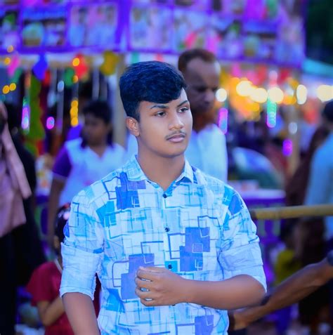 Siam 🎨 গ্রাফিক ডিজাইন একটা চলমান যাত্রা। আপনি যদি নতুন ট্রেন্ড টুলস বা স্টাইল সম্পর্কে আপডেট