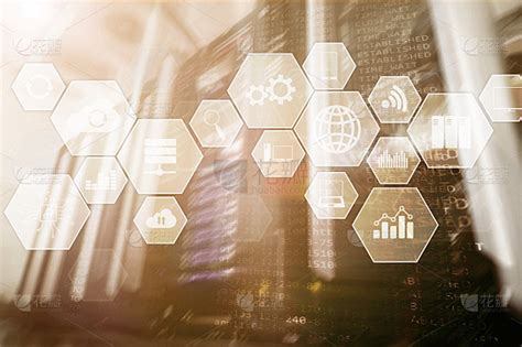 技术基础设施、云技术和通信。