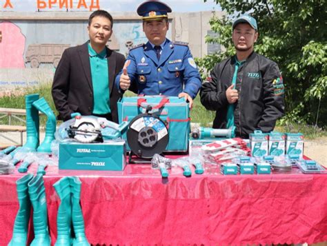 Аврах ажиллагаанд ашиглах 17 нэр төрлийн багаж хэрэгслийг хүлээлгэн өглөө