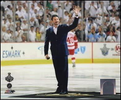 Mario Lemieux Ceremonial Puck Drop Game Three Of The 2009
