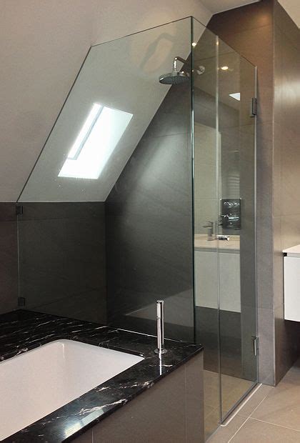 Ssi Uv Bonded Bespoke Shower Enclosure At Side Of Bath With Dwarf