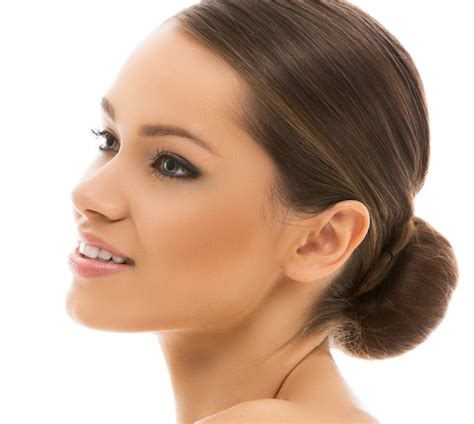 Belle Fille Avec Un Visage Parfait Photo Gratuite