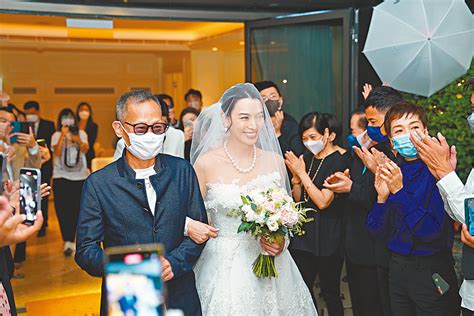 陳煒感性致謝 鮑姐熱淚盈眶 香港文匯報