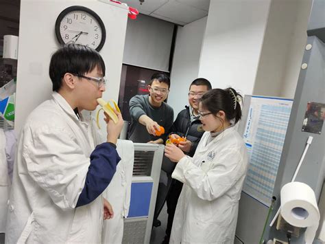 Fruits For Group 组内活动 何智涛课题组