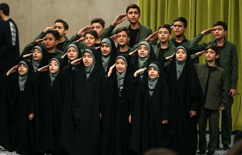 دیدار هزاران نفر از دانش آموزان و دانشجویان Leaderir