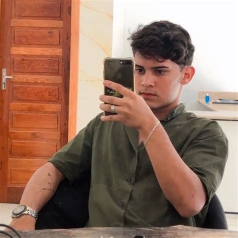 Danillo Ofic • Threads Say More