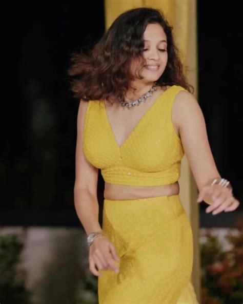 9 Hot Sexy Nayana Pillai Bikini Pics