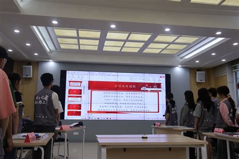 大学生记者团四月团会暨第二届技能大赛顺利举行