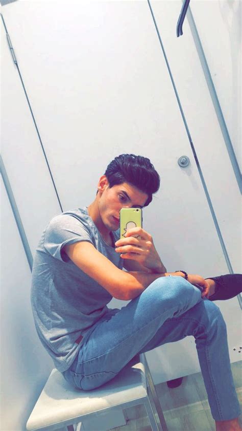 صور شباب Mirror Selfie Selfie Scenes