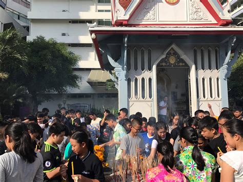 ประเพณีการสักการะมอบตัวเป็นศิษย์แด่สมเด็จเจ้าพระยาบรมมหาศรีสุริยวงศ์ เจ้าพ่อช่วง บุนนาค ของ