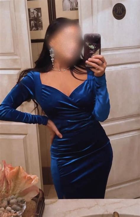 Оксамитова сукня — ціна 950 грн у каталозі Довгі сукні Купити жіночі речі за доступною ціною на