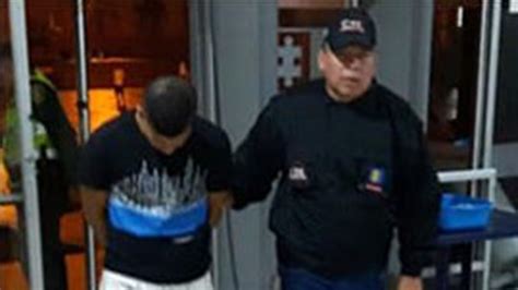 Atroz Intento De Femicidio Un Hombre Apu Al A Su Esposa Mientras Dorm A Con Sus Hijos Infobae