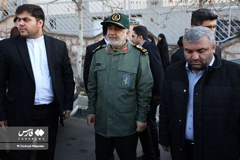 عکس حضور سردار سلامی در مراسم تشییع پیکر مدافعان حرم همشهری آنلاین