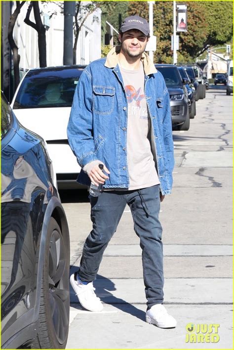 Noah Centineo Kicks Off The New Year At The Gym New Photos Photo