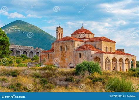 Iglesia De Los Sotiros De Metamorfosis En El Castillo De Pilos En