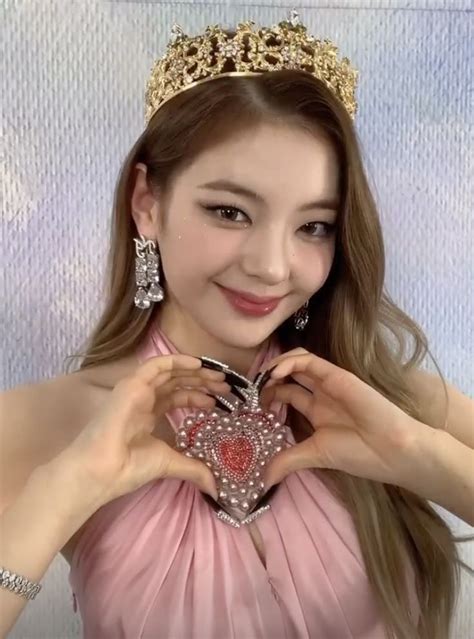 Pin By S 🌺 On ♡ Itzy Princess Lia Itzy Lia