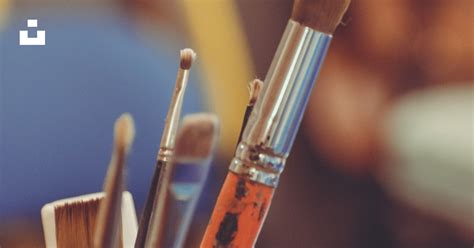 블루 텍스타일에 메이크업 브러쉬 사진 Unsplash의 무료 예술 이미지