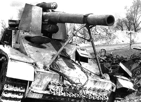 Identification Please Pz 4 Chassi With 128 Cm Pak 44 Rtankporn