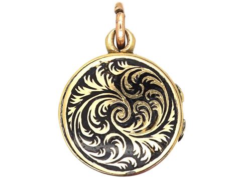 Victorian 18ct Gold Round Locket With Black Enamel Detail 499u The