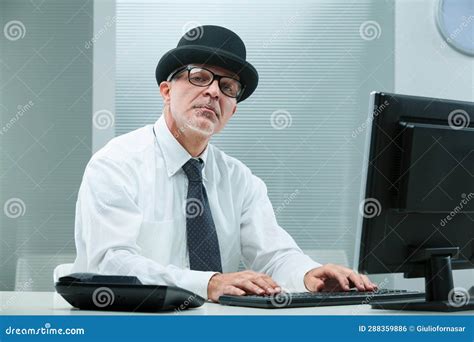 Types Of Assessment Action Of Assessing Someone Or Something Mind Map Concept Background