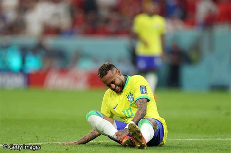 【カタールw杯】右足首負傷のネイマールがベンチで涙チッチ監督「ワールドカップを続けられると信じている」 Spread
