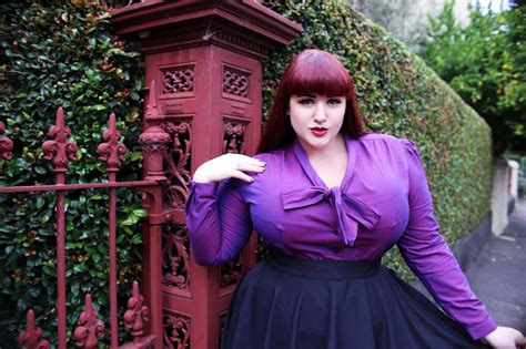 Curves To Kill Elsa Elsa