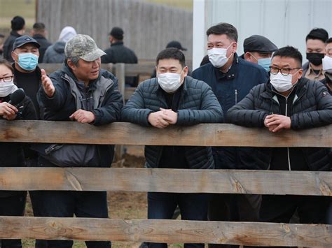 Л Оюун Эрдэнэ Сэлэнгэ Дарханыг уул уурхайн эдийн засгийг орлохуйц мал