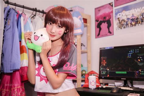 Cosplay D Va C C G I C M Trong Overwatch Khi N Game Th Kh Ng Kh I N Ng M T