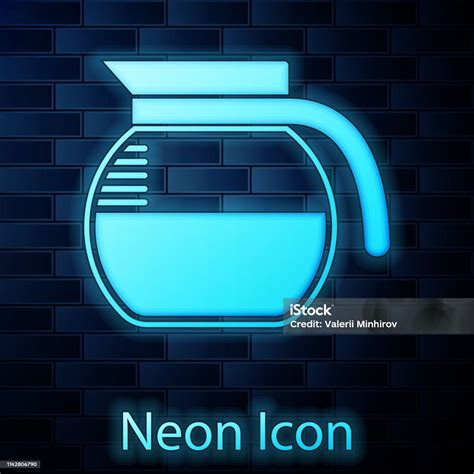빛나는 네온 커피 포트 아이콘 벽돌 벽 배경에 고립 벡터 일러스트 가정 생활에 대한 스톡 벡터 아트 및 기타 이미지 가정