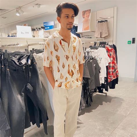 Aditya Borkars Amazon Page