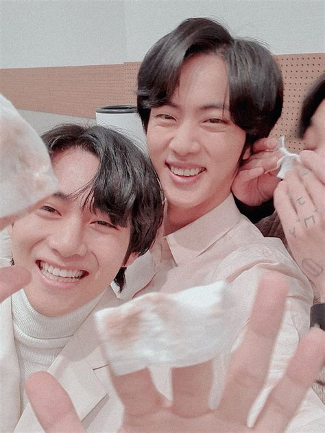 Bts Seokjin V Bangtan Jin Kim Seokjin Kim Taehyung Taehyung Hd Phone Wallpaper Peakpx
