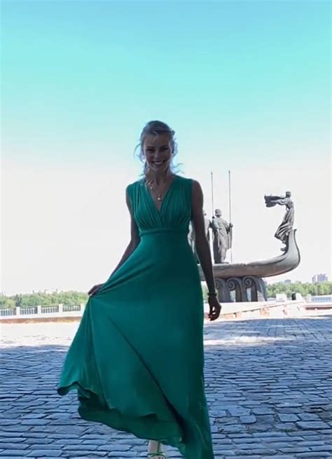 Yuliya Levchenko Green Dress Hot Athlete Babes