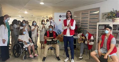 Rafa Espino El Bambi Ofrece Un Concierto En El Hospital Reina Sofía De Córdoba