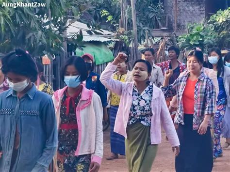 ချင်းတွင်းမြစ် သပိတ် စစ်ကြောင်း ဖက်ဆစ် စစ်တပ် တော်လှန်ရေး ချီတက် ဆန္ဒပြ Khit Thit Media