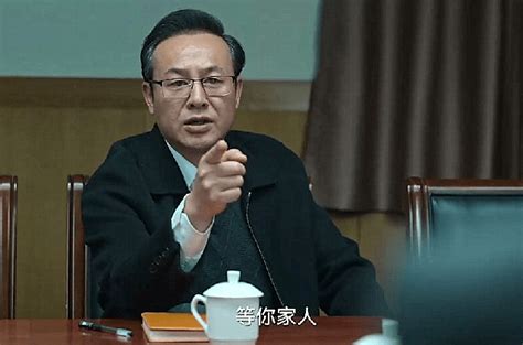 狂飙：黄瑶为父报仇错了吗？为何那么多人骂她忘恩负义呢？高启老默因为