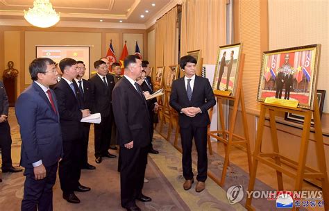 주북 베트남 대사관서 김일성 베트남 방문 60주년 사진전 연합뉴스
