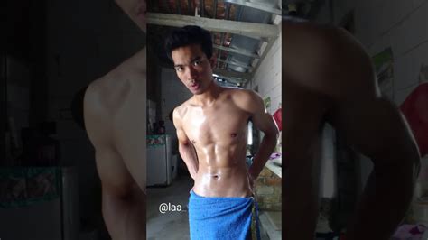Cowok Ganteng Raba Otot Sixpack Youtube