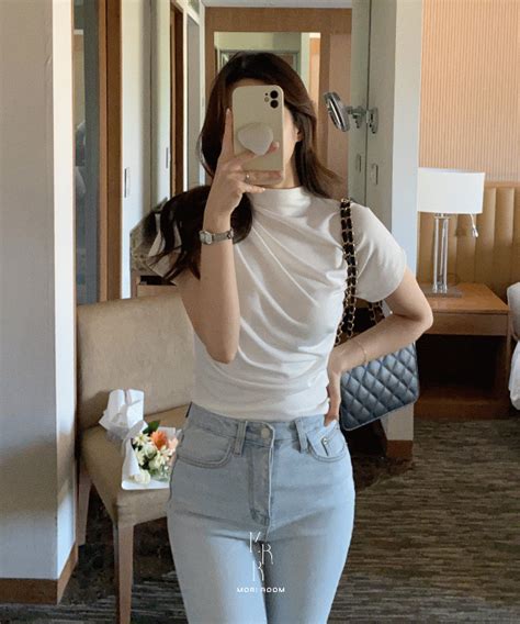 모델소장 웨이브 드레이프 반폴라 티