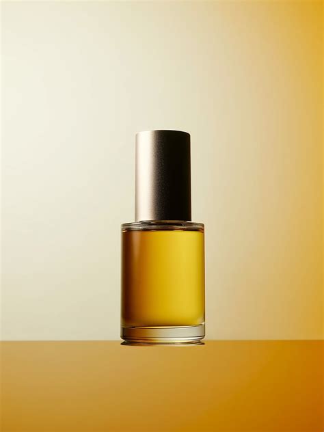 Ultra Clean Luxury Product Photography Generattiv