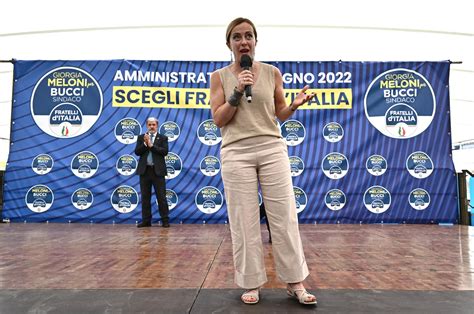 Giorgia Melonis Feet