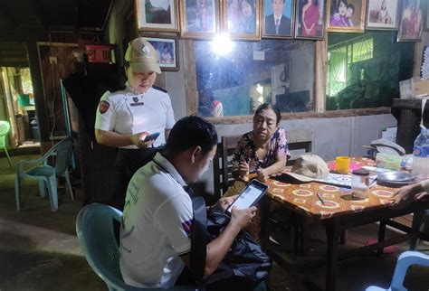 နတ်တလင်းမြို့၌ သန်းခေါင်စာရင်းကောက်ယူ ရေးသင်တန်းတက်ရောက်နေသူများ လက်တွေ့စမ်းသပ်ကွင်းဆင်းကောက်ယူ