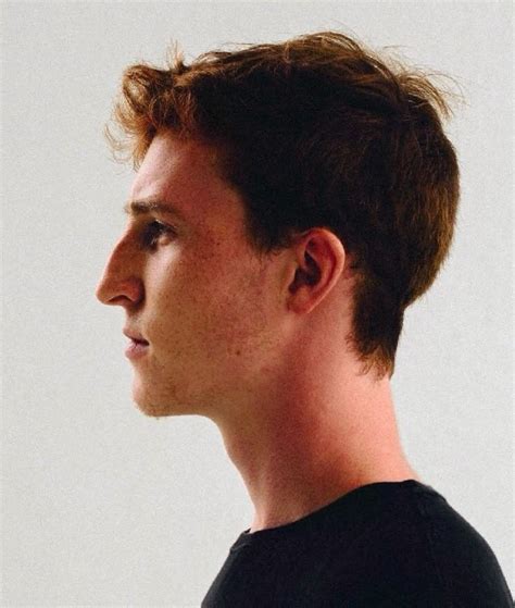 Pin By On Faces Greek Nose Nose Shapes Hooked Nose